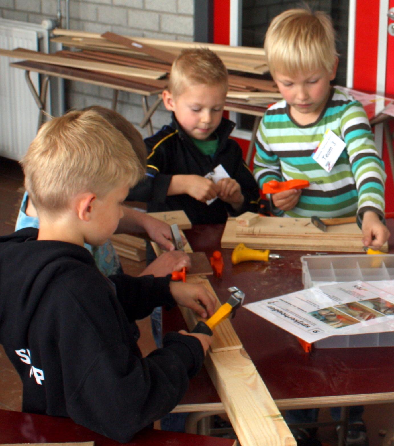 Met je handen werken op de basisschool - ToolKid